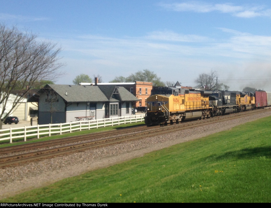 UP 9656 at Beecher Depot